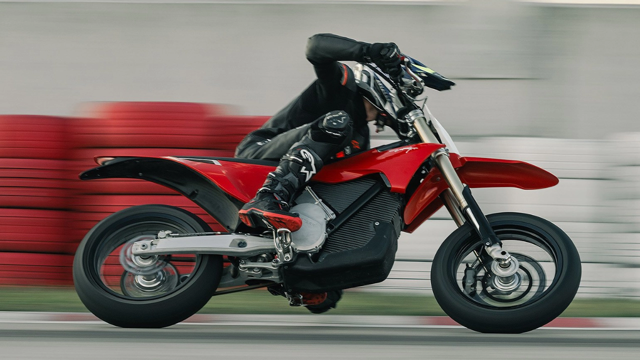 Stark Varg SM : prix et fiche technique de la moto de route électrique ...