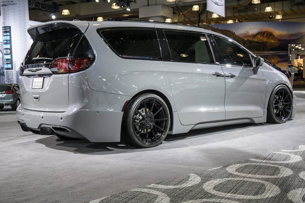 14 Best Plug-In Hybrid Cars in Canada 2025