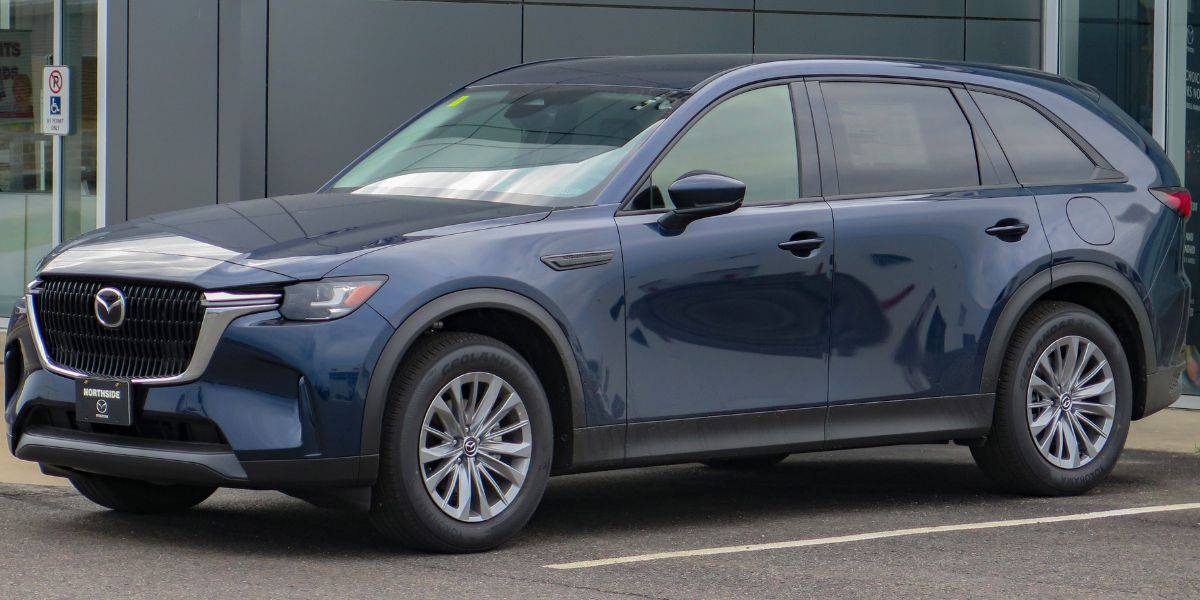 14 Best Plug-In Hybrid Cars in Canada 2025